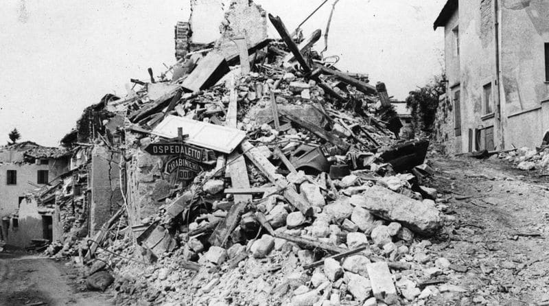 Gemona, i 400 rintocchi della campana hanno ricordato le vittime del ...