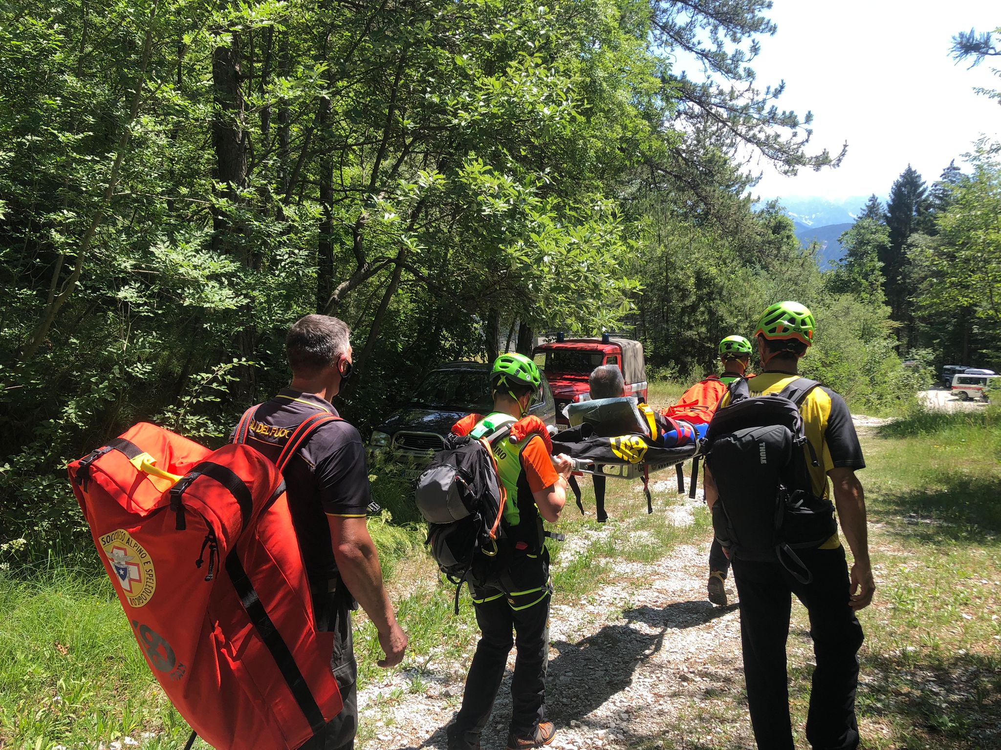 Moggio Udinese, si lussa la spalla cadendo lungo il sentiero - Studio ...