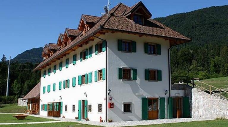 Ovaro, online il bando per la gestione della struttura turistica "Aplis ...